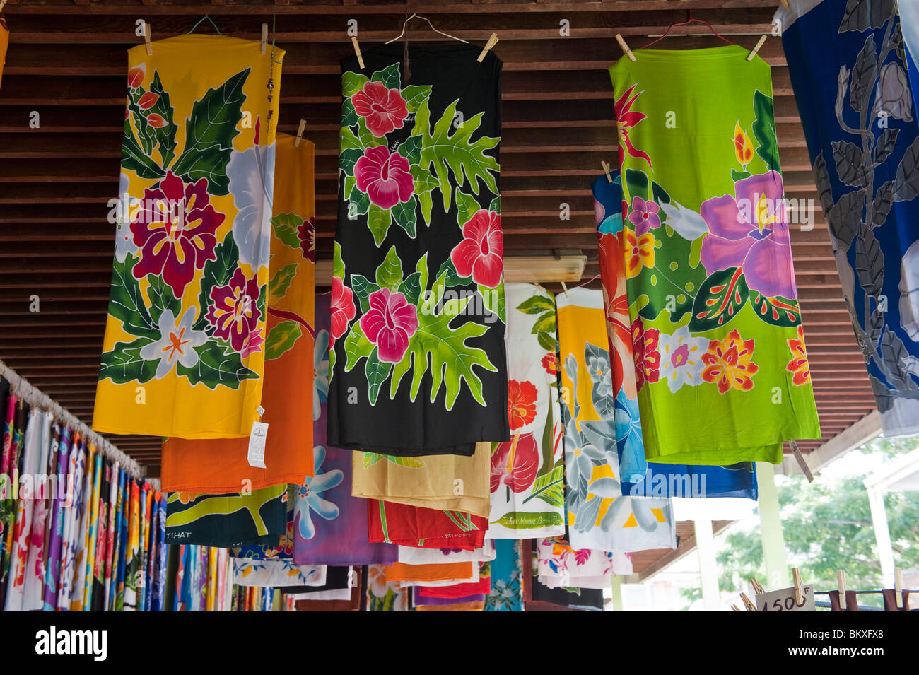 Traditional pareo hi-res stock photography and images - Alamy