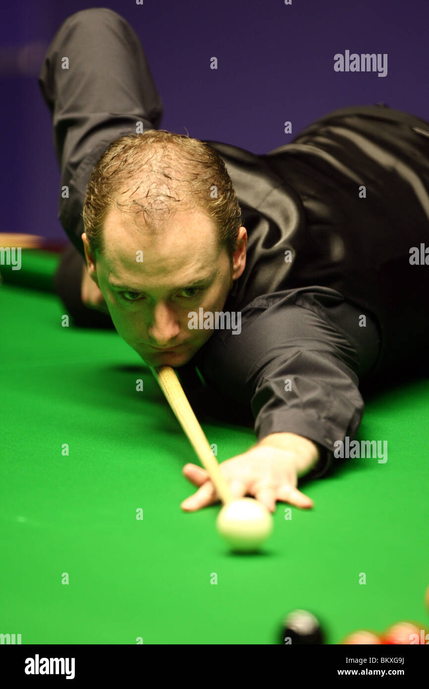 GRAEME DOTT WORLD SNOOKER CHAMPIONSHIP THE CRUCIBLE SHEFFIELD ENGLAND ...