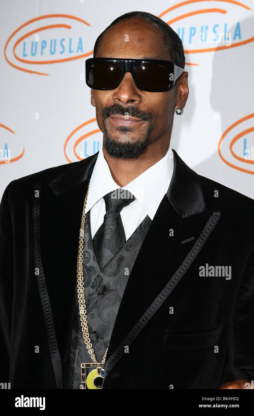 Snoop dogg 2010 hi-res stock photography and images - Alamy
