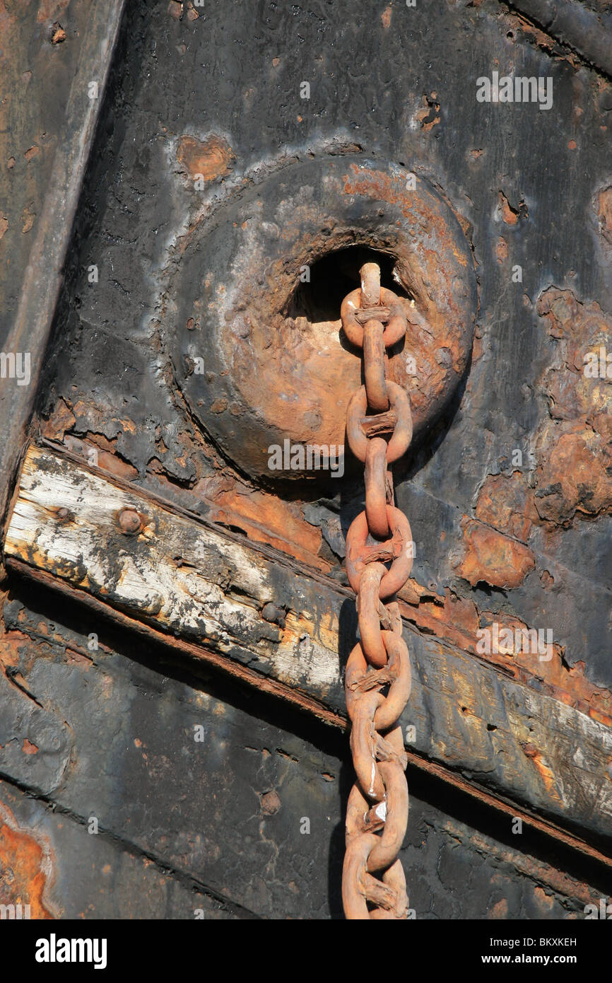 Detail anchor chain chain hole hi-res stock photography and images - Alamy