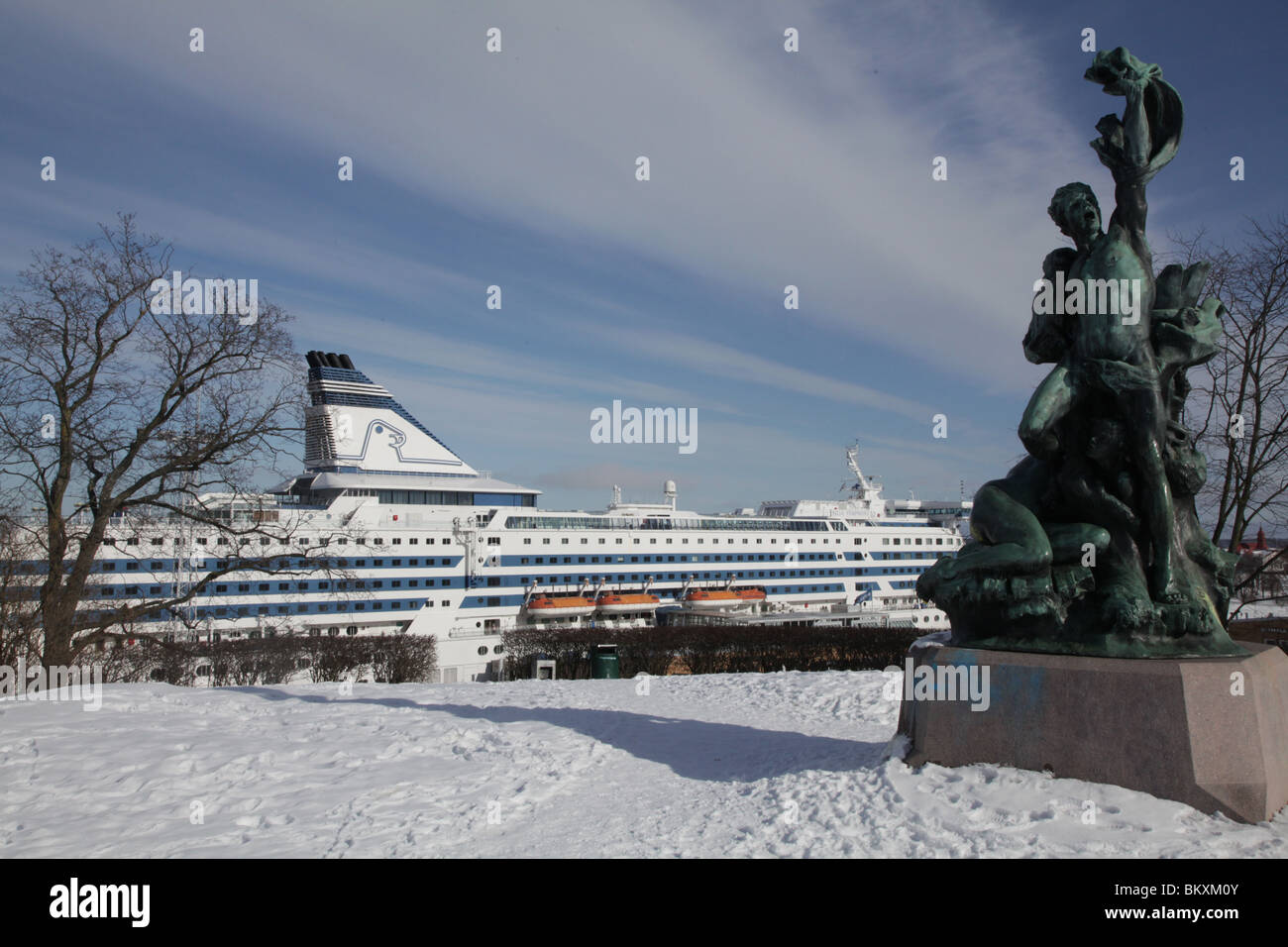 Symphony of the sea ship hi-res stock photography and images - Alamy