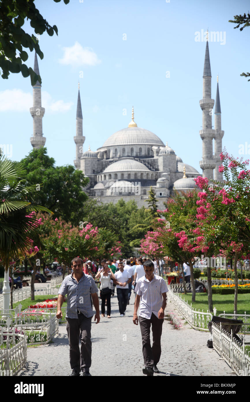 Istanbul turkey blue mosque tiles hi-res stock photography and images ...