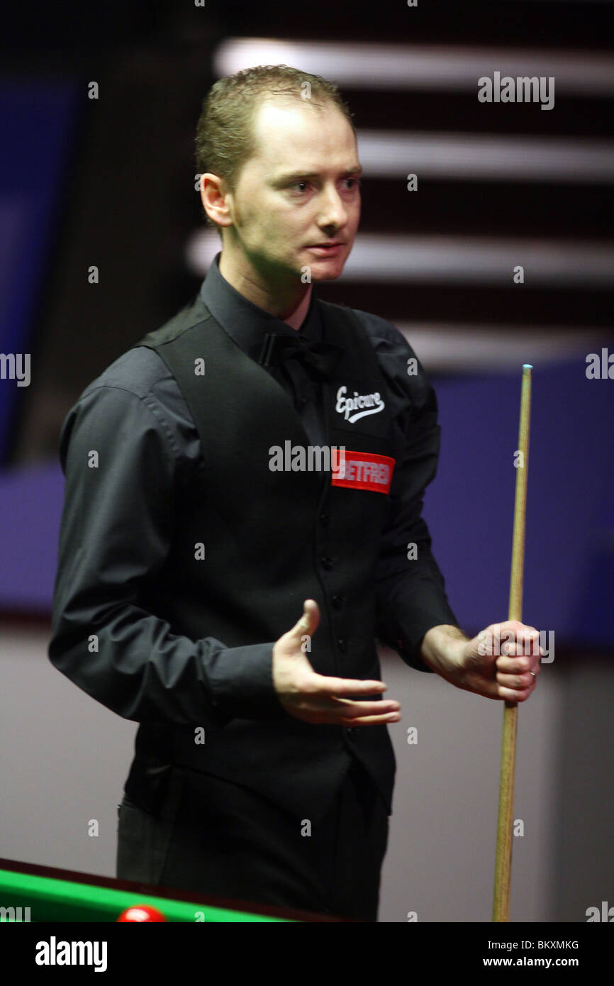 GRAEME DOTT WORLD SNOOKER CHAMPIONSHIP THE CRUCIBLE SHEFFIELD ENGLAND ...