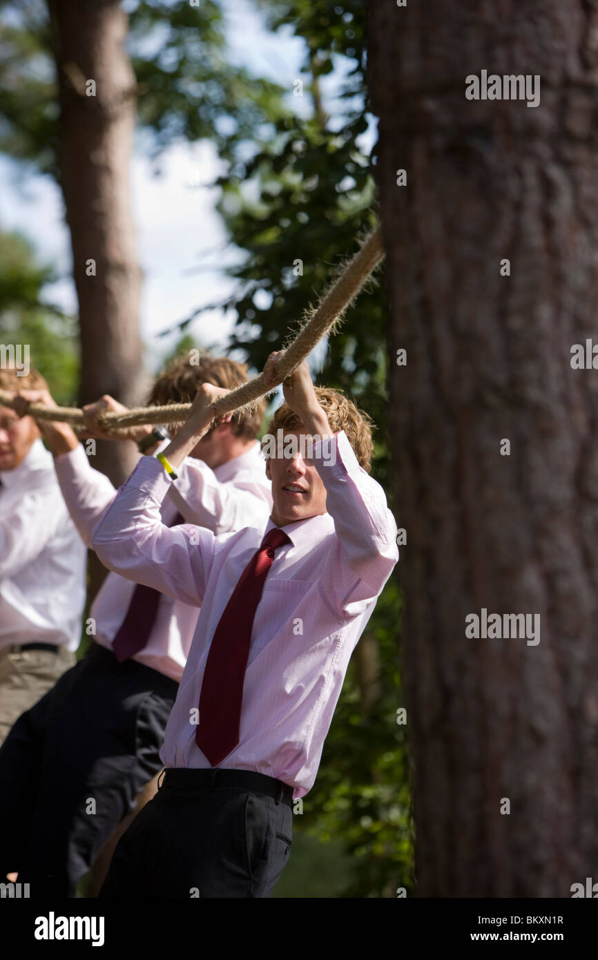 Businessmen balancing rope hi-res stock photography and images - Alamy