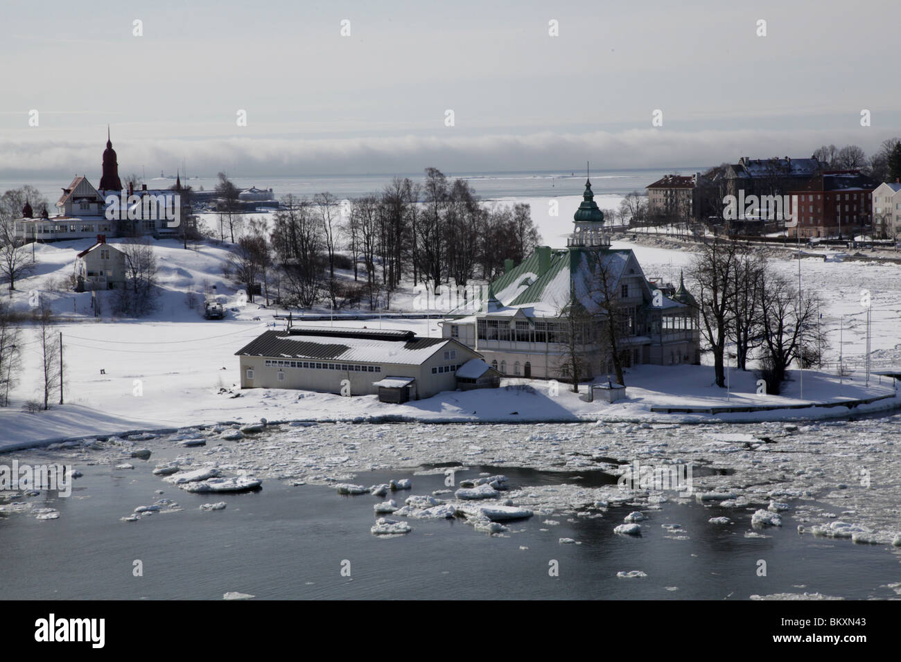 HELSINKI HARBOUR WINTER: Valkosaari Luoto Klippan islands Helsinki main ...