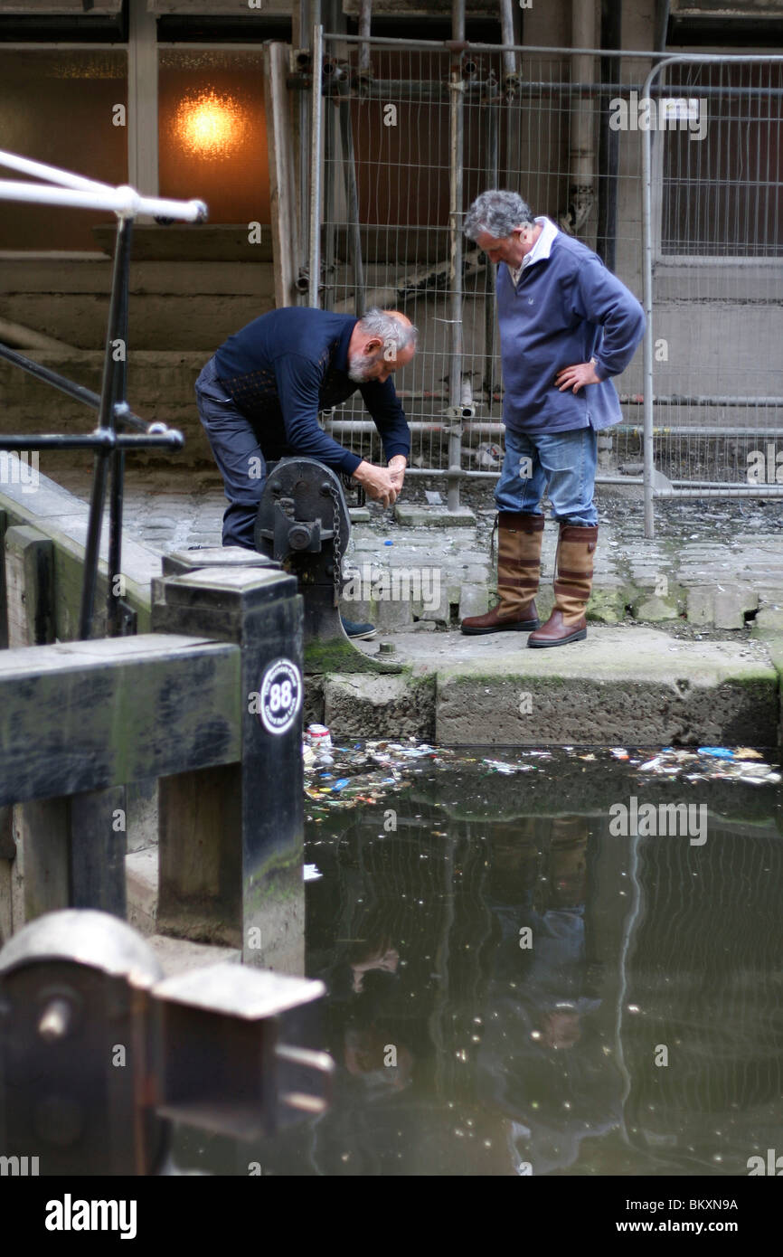 Manchester boat canal hi-res stock photography and images - Alamy