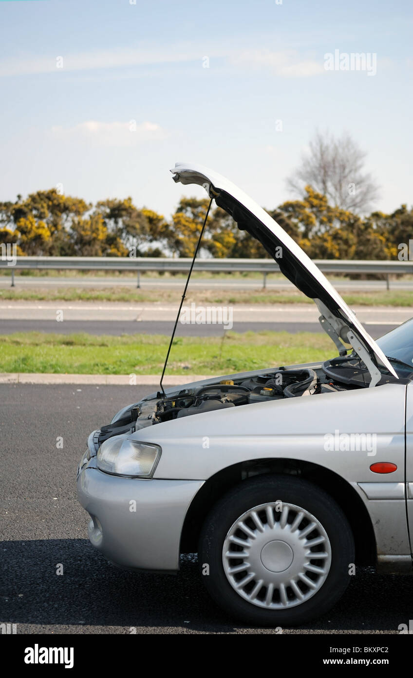 Broken down car hi-res stock photography and images - Alamy