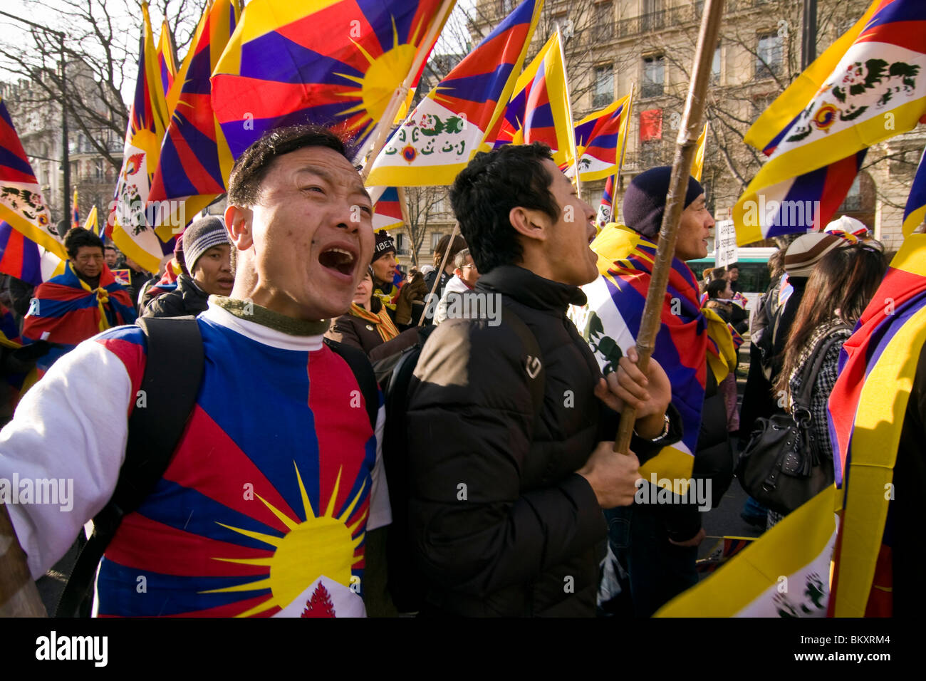 Tibetans in paris hi-res stock photography and images - Alamy