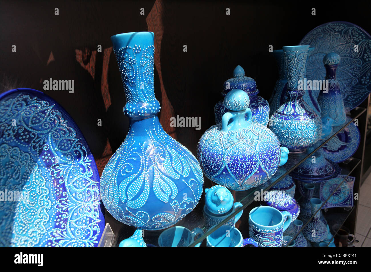 Blue pottery and vases on display in Istanbul, Turkey Stock Photo - Alamy