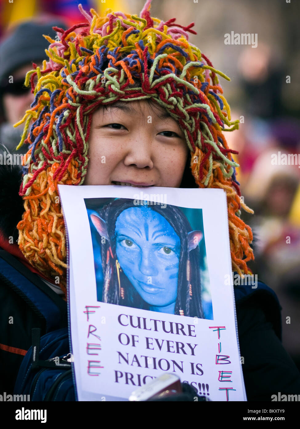 Tibetans in paris hi-res stock photography and images - Alamy