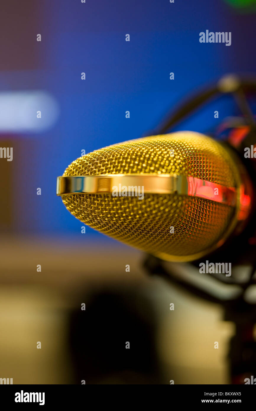 Extreme vocalist hi-res stock photography and images - Alamy