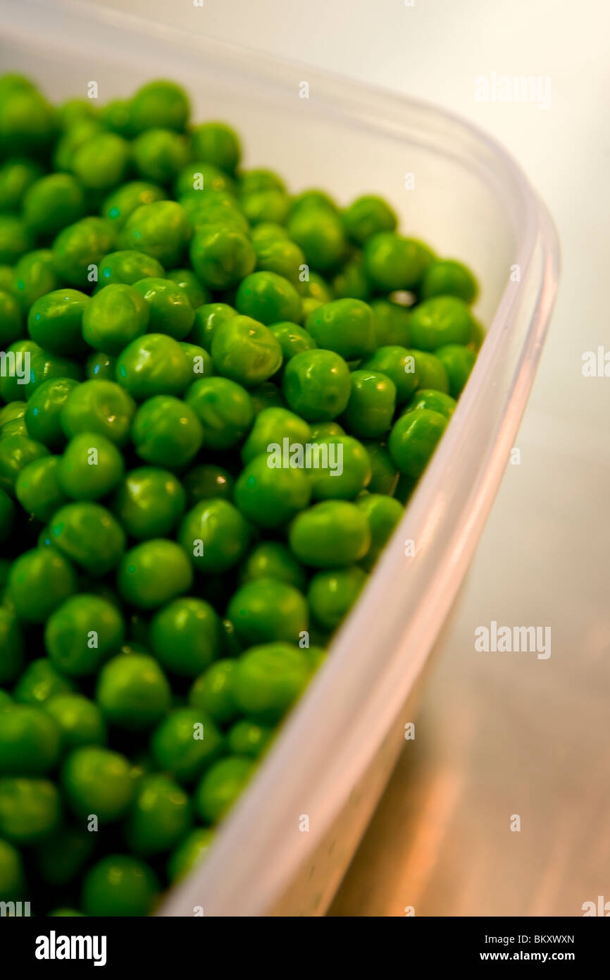 Peas container hi-res stock photography and images - Alamy