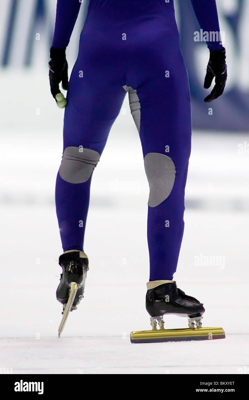 Speed ice skater hi-res stock photography and images - Alamy