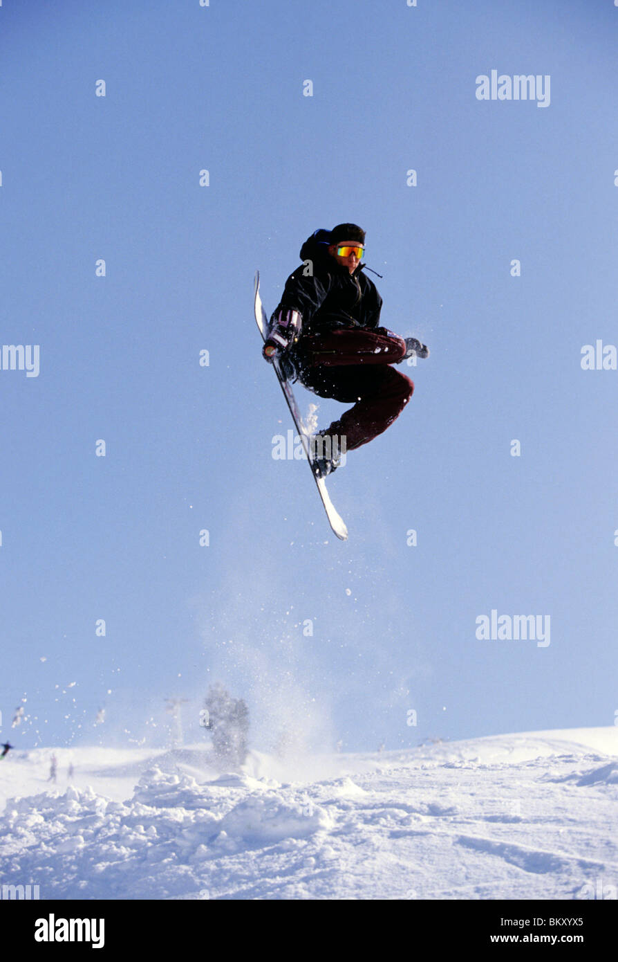 Snowboarder taking air hi-res stock photography and images - Alamy