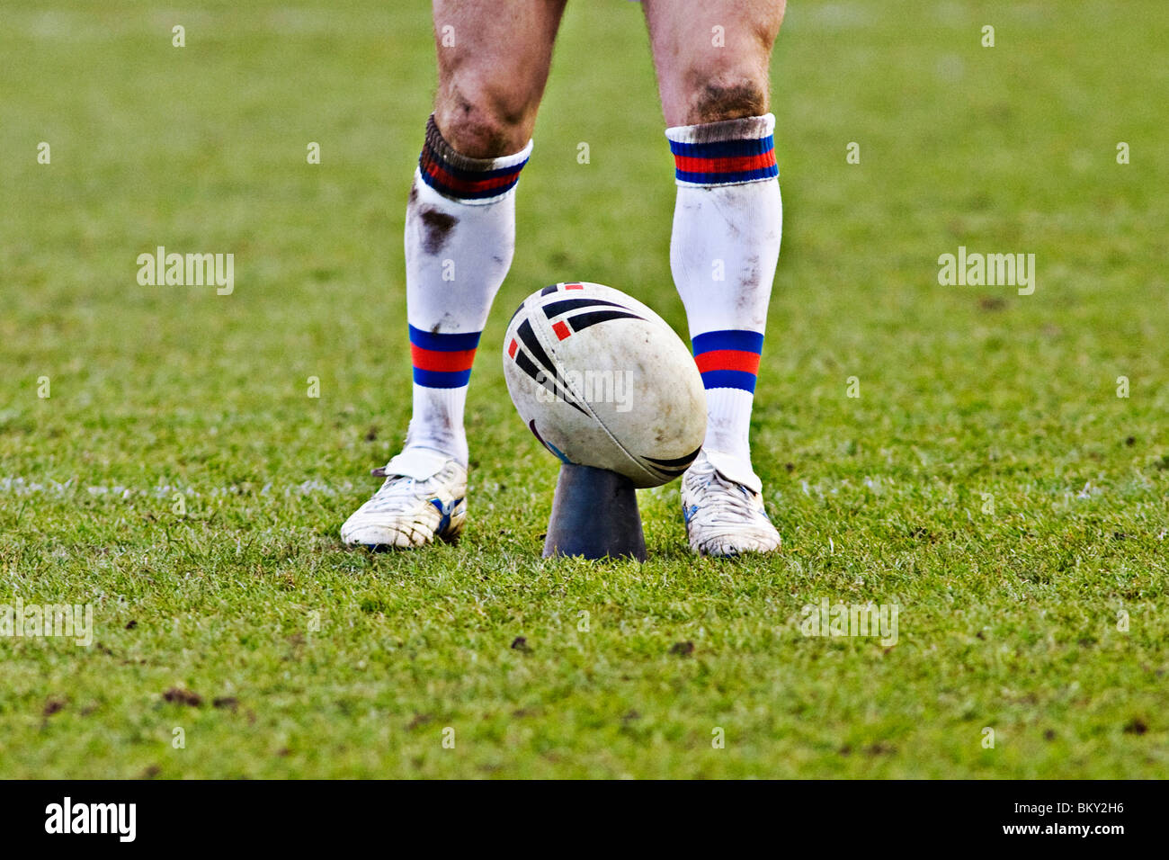 Rugby kick conversion hi-res stock photography and images - Alamy