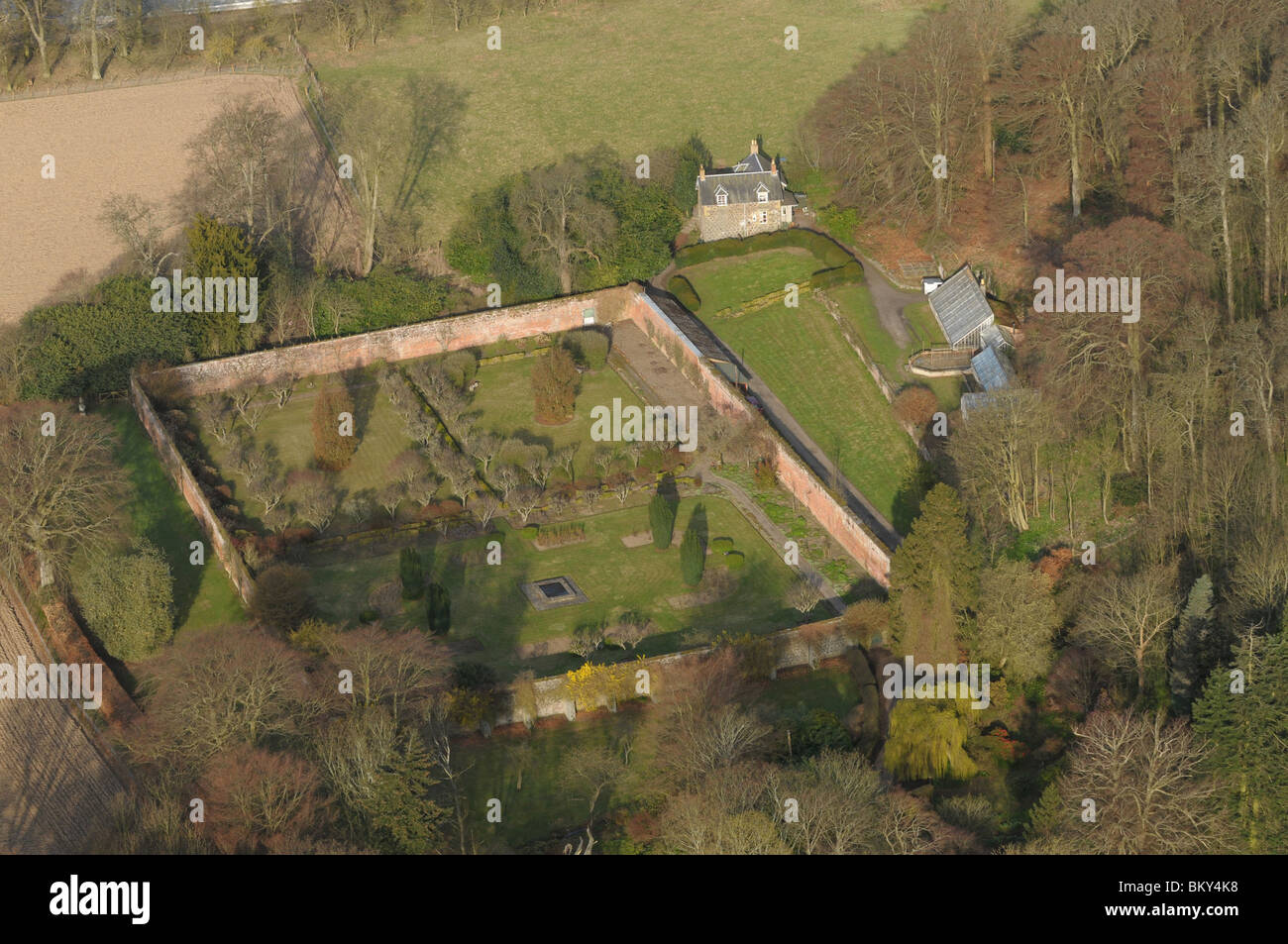 Walled gardens hi-res stock photography and images - Alamy