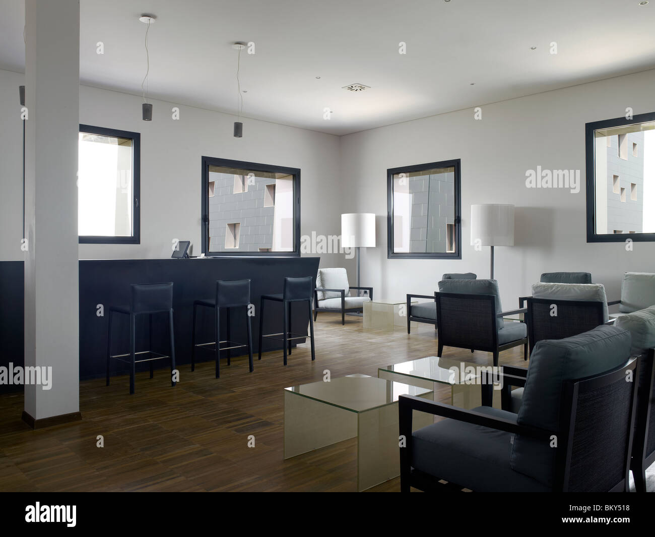 Hotel bar set up hi-res stock photography and images - Alamy