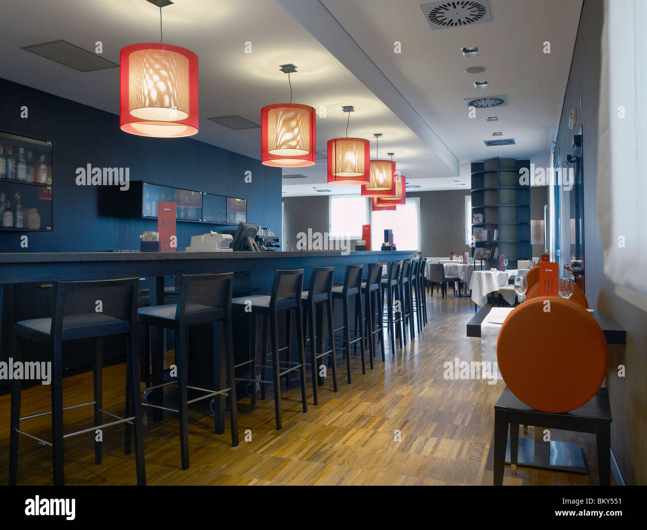 Hotel bar set up hi-res stock photography and images - Alamy