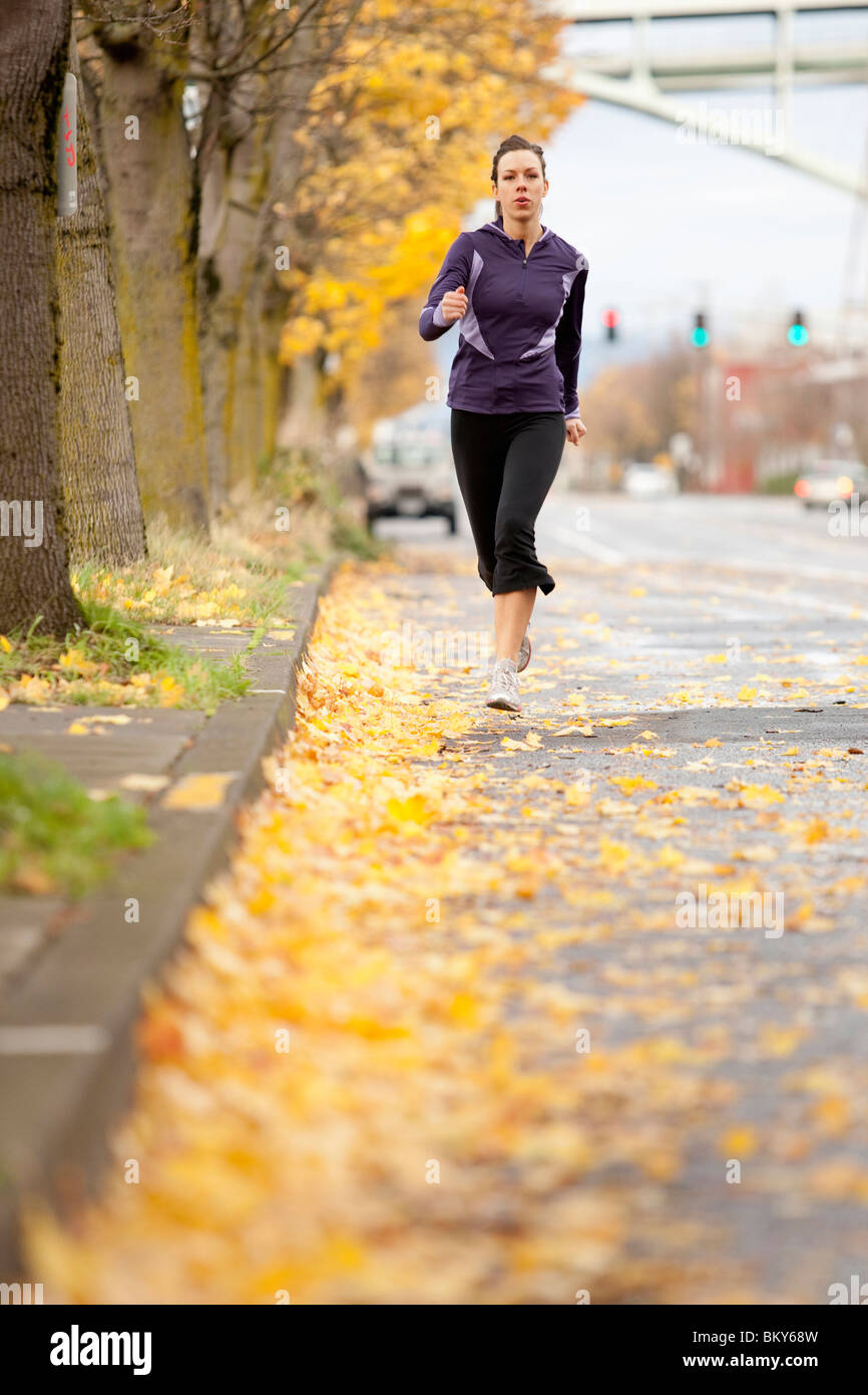 Fall jogging hi-res stock photography and images - Alamy