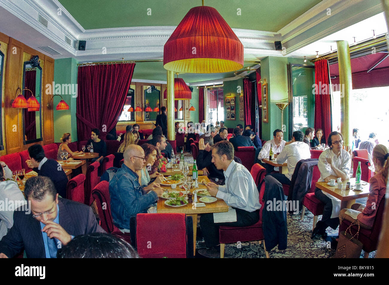 PARIS, France - Crowd inside of Trendy Paris Café Bistro Restaurant ...