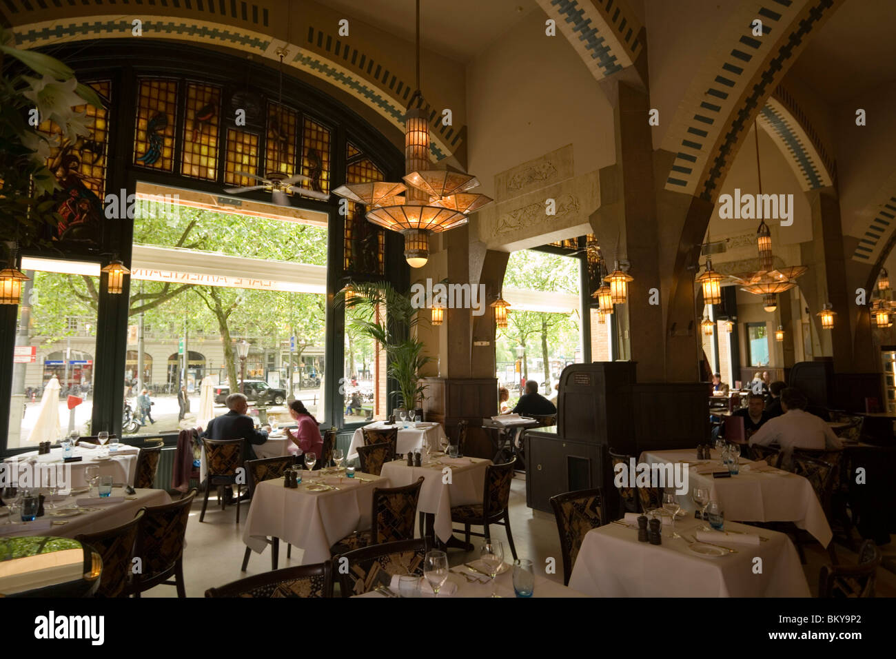 People, Cafe Americain, Leidseplein, View inside Cafe Americain, some ...