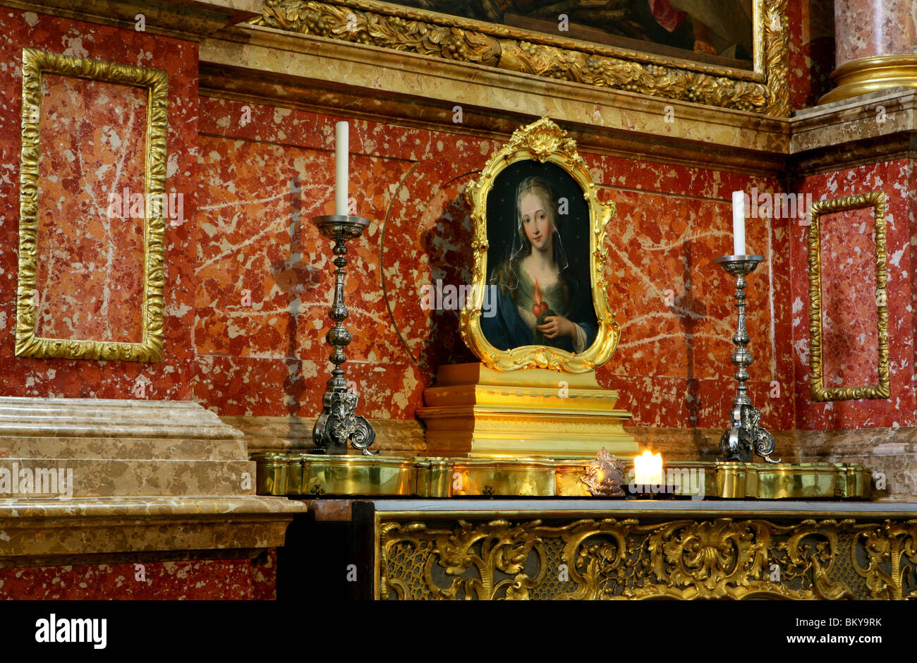 Side altar hi-res stock photography and images - Alamy