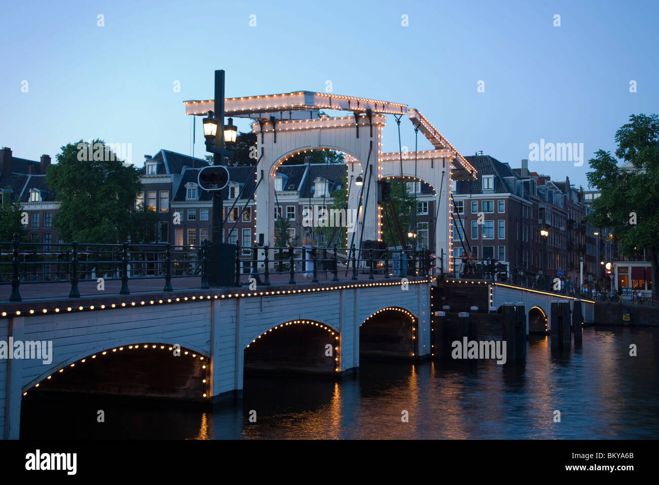Magere Brug, Amstel, Illuminated Magere Brug Skinny Bridge, in the ...