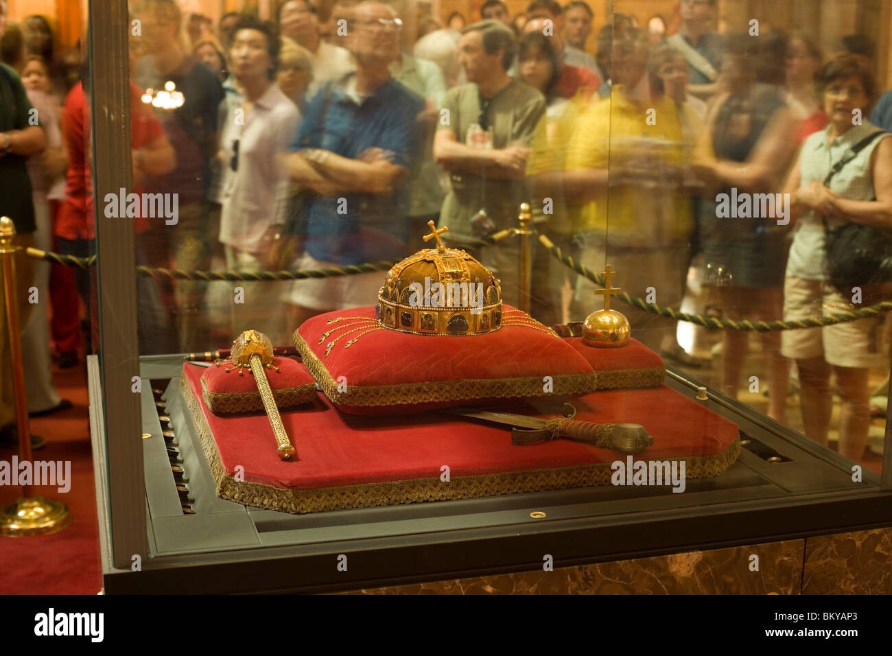People visiting the St. Stephen's crown, Group of tourists visiting the ...