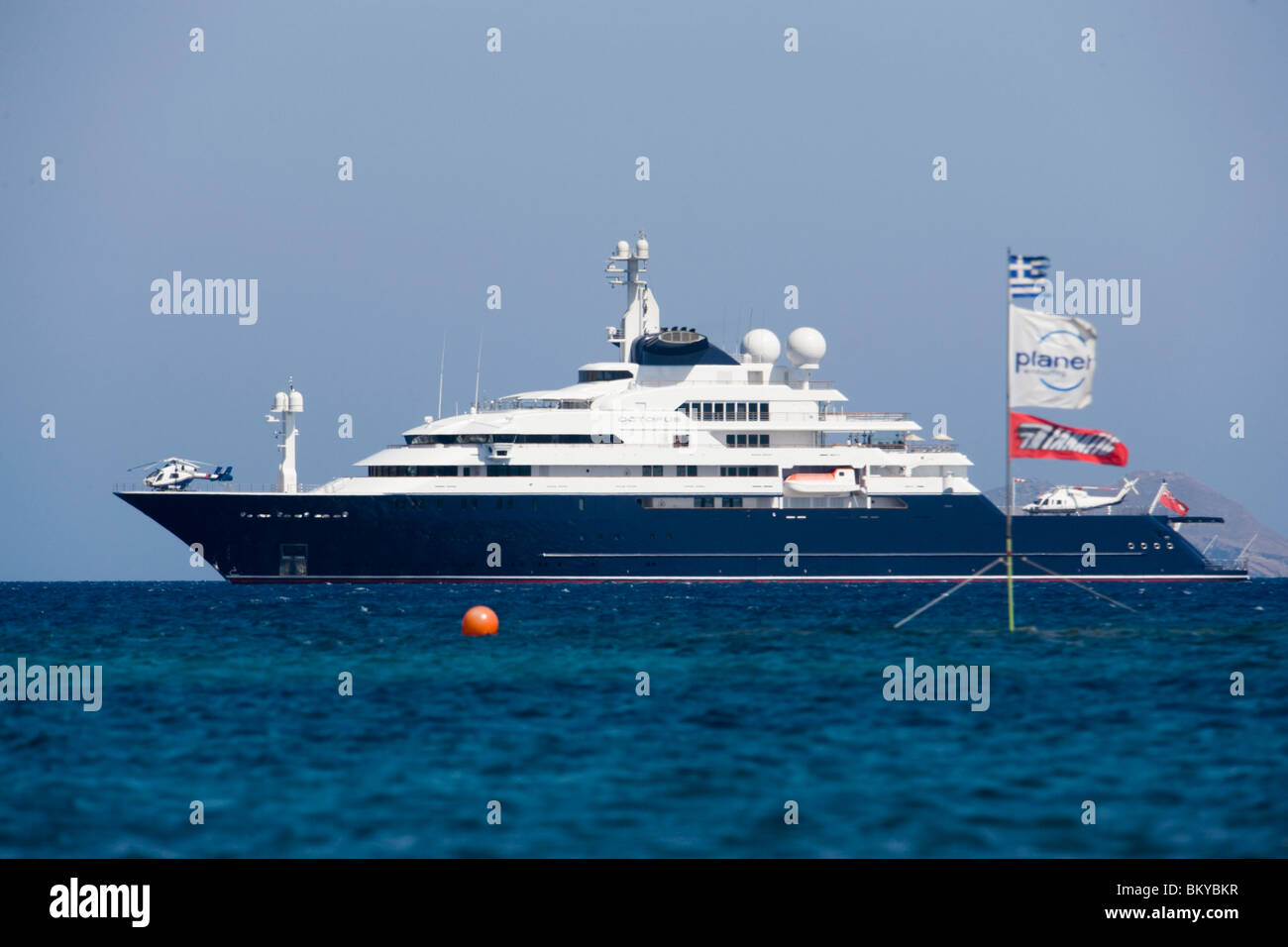 Paul allen yacht octopus hi-res stock photography and images - Alamy