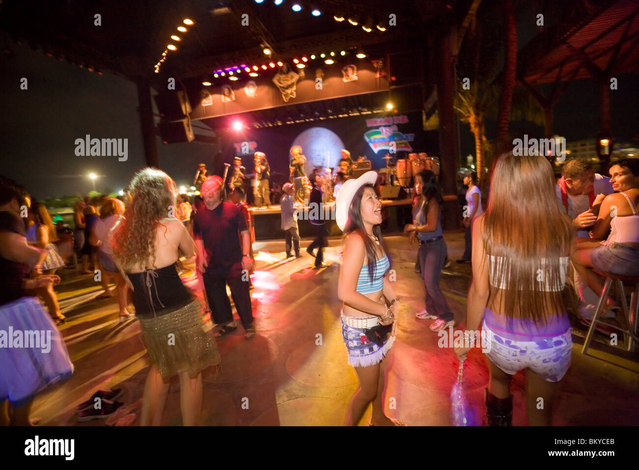 People dancing, band on stage in background, Reggae Pub, Chaweng Beach ...