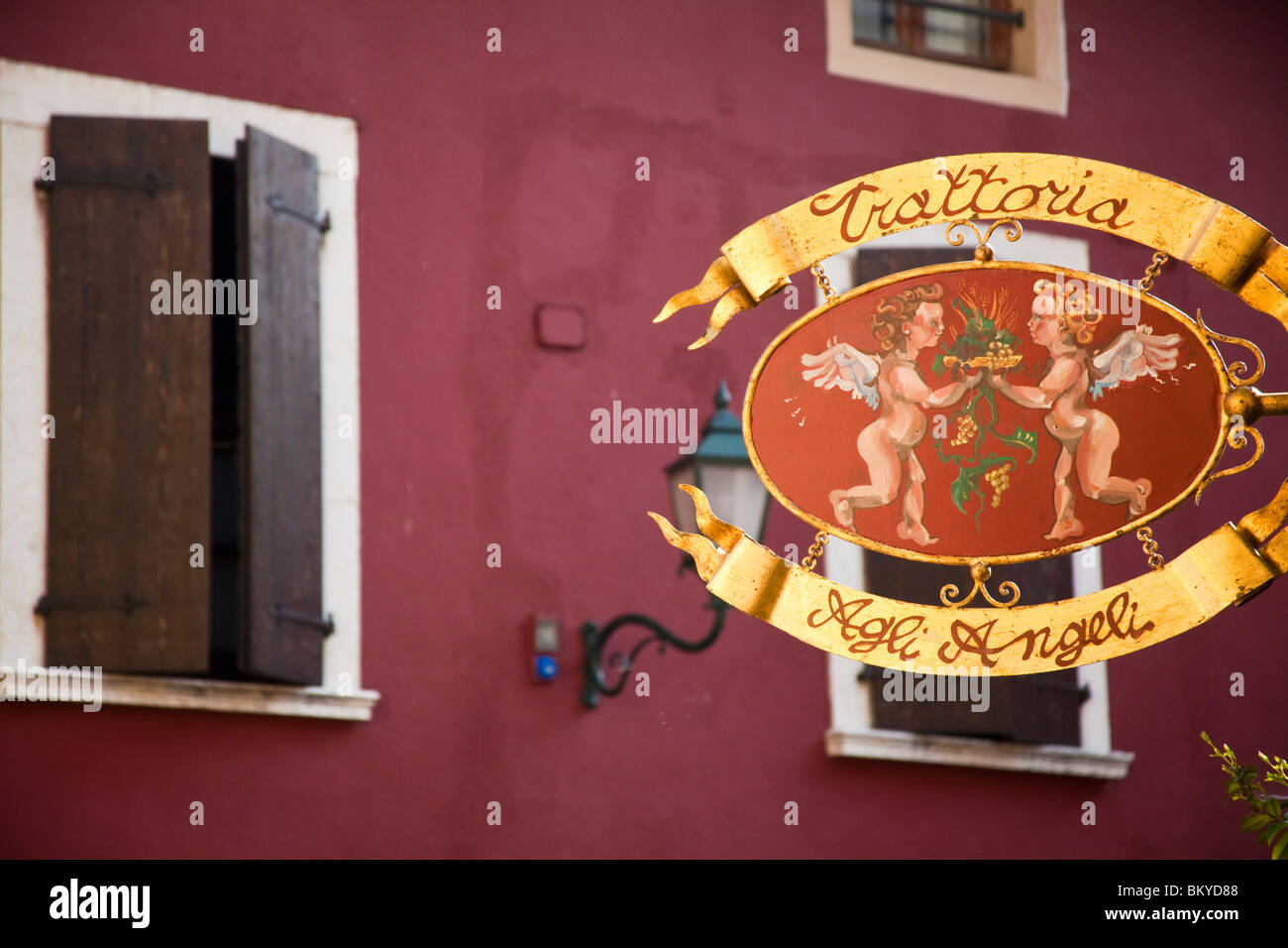 Trattoria sign hi-res stock photography and images - Alamy