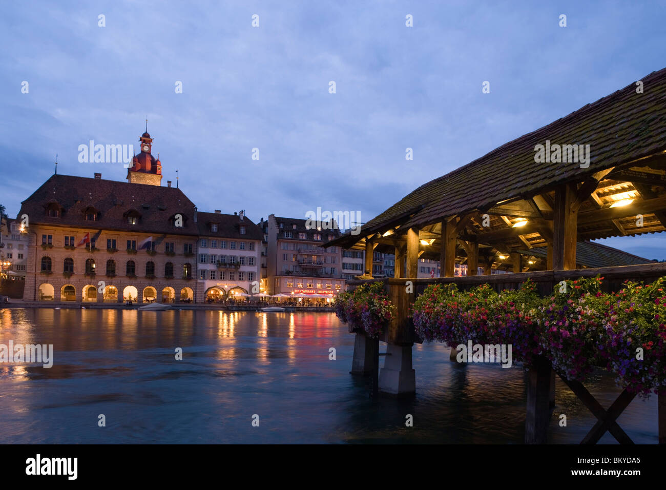 View over river Reuss with Kapellbruecke (chapel bridge, oldest covered ...
