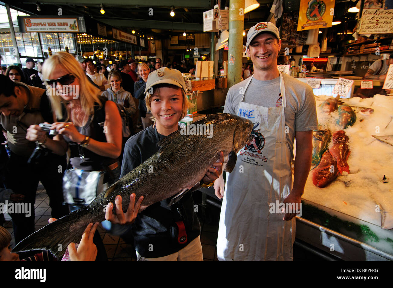 Fish market, Pike Place Market, Seattle, USA Stock Photo - Alamy