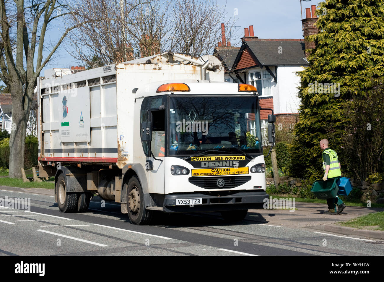 Rubbish lorry hi-res stock photography and images - Alamy