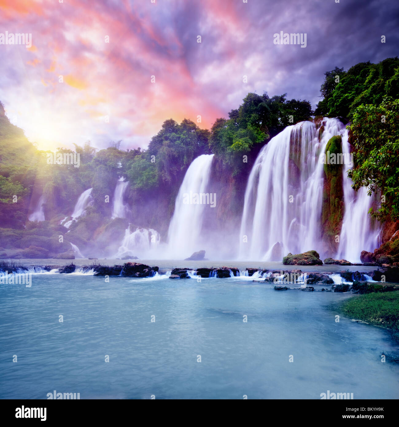 Ban gioc detian waterfall hi-res stock photography and images - Alamy