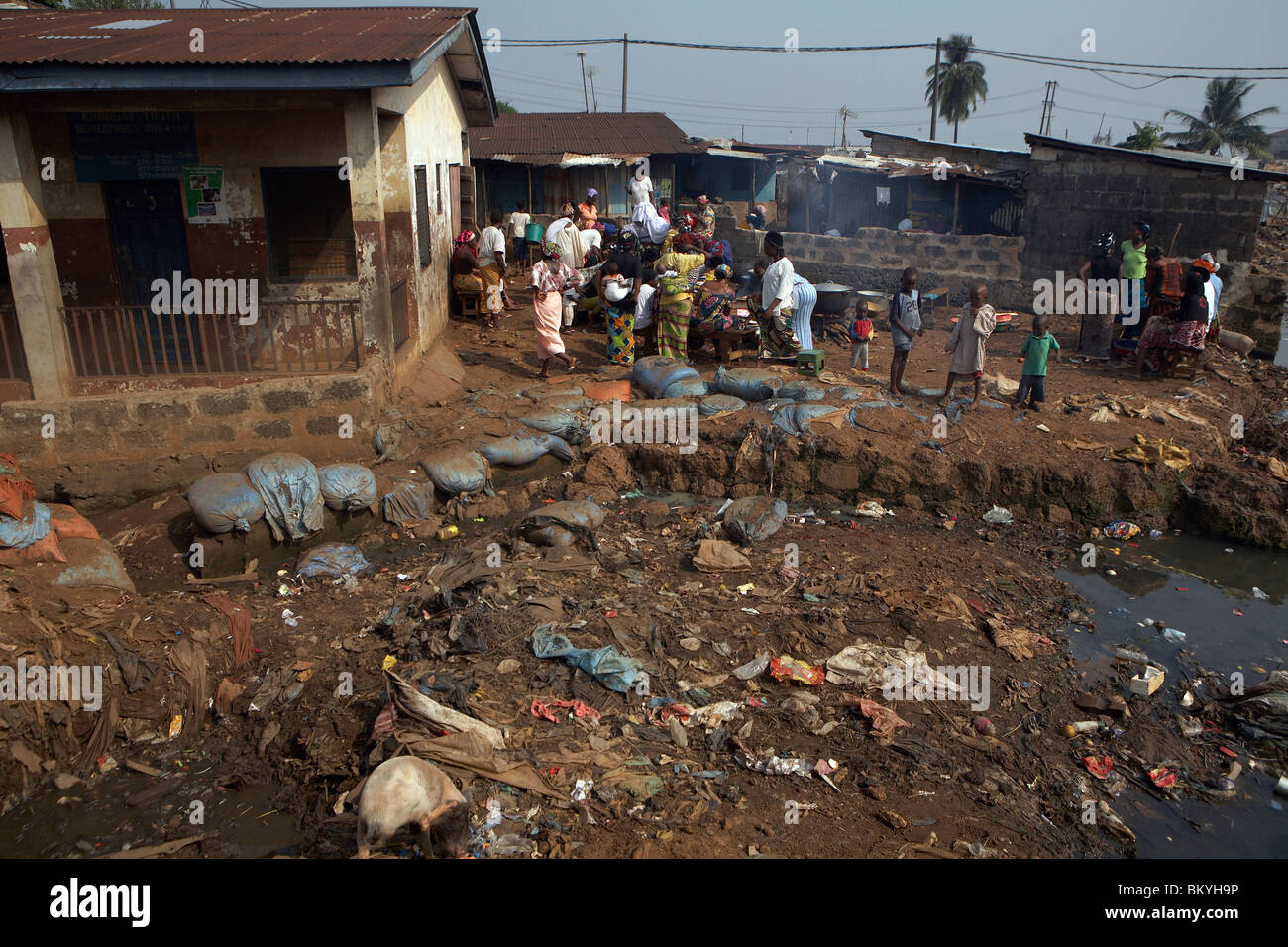 School at Kroo Bay shanty town, Freetown, Sierra Leone Stock Photo - Alamy