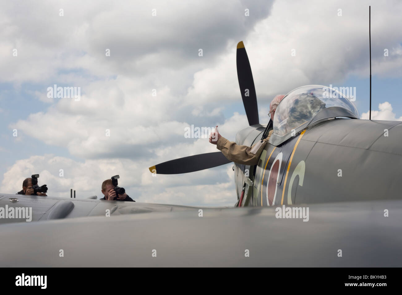 Spitfire pilot wwii hi-res stock photography and images - Alamy