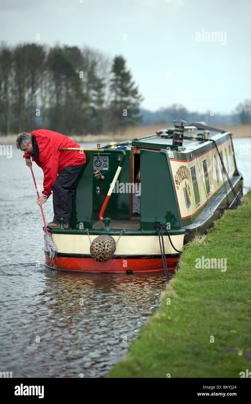 Cleaning canal barge hi-res stock photography and images - Alamy