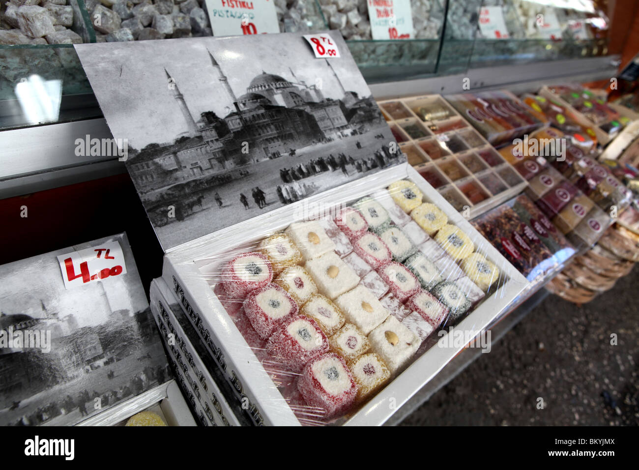 Istanbul turkey turkish delight display hi-res stock photography and ...