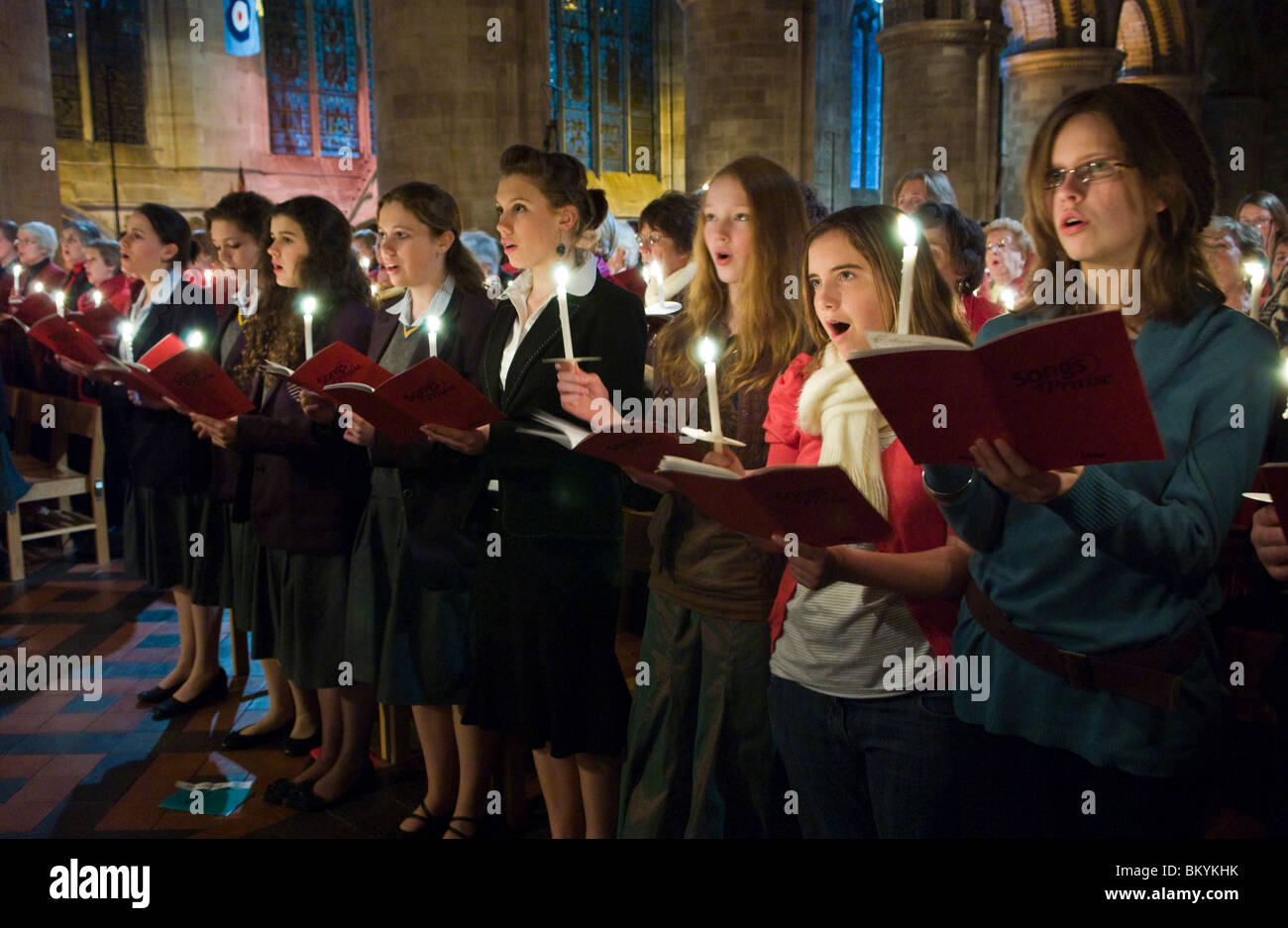 Choir singing cathedral england hi-res stock photography and images - Alamy