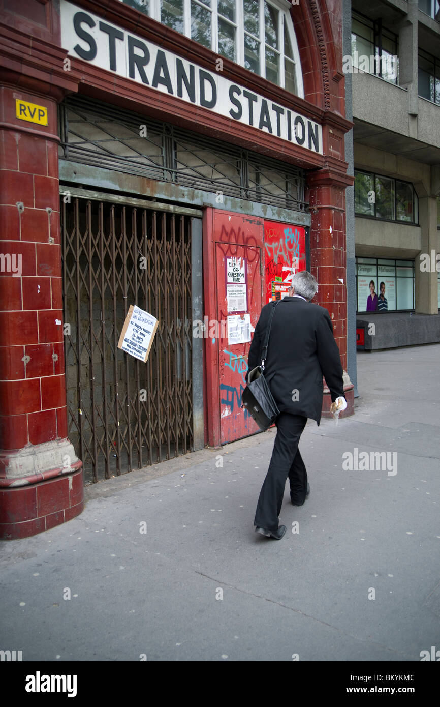 Strand station hi-res stock photography and images - Alamy