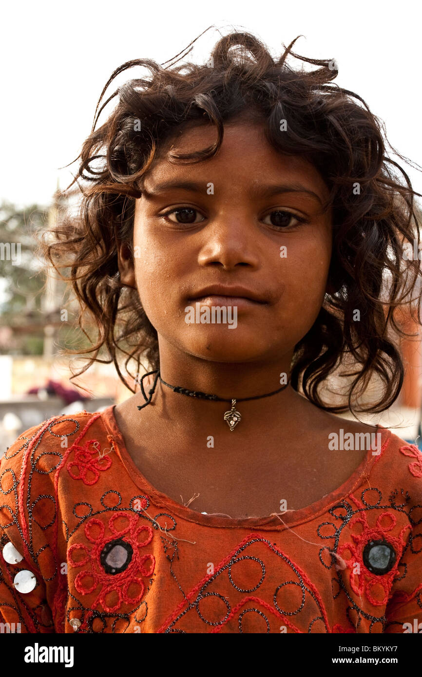 homeless child in India Stock Photo - Alamy