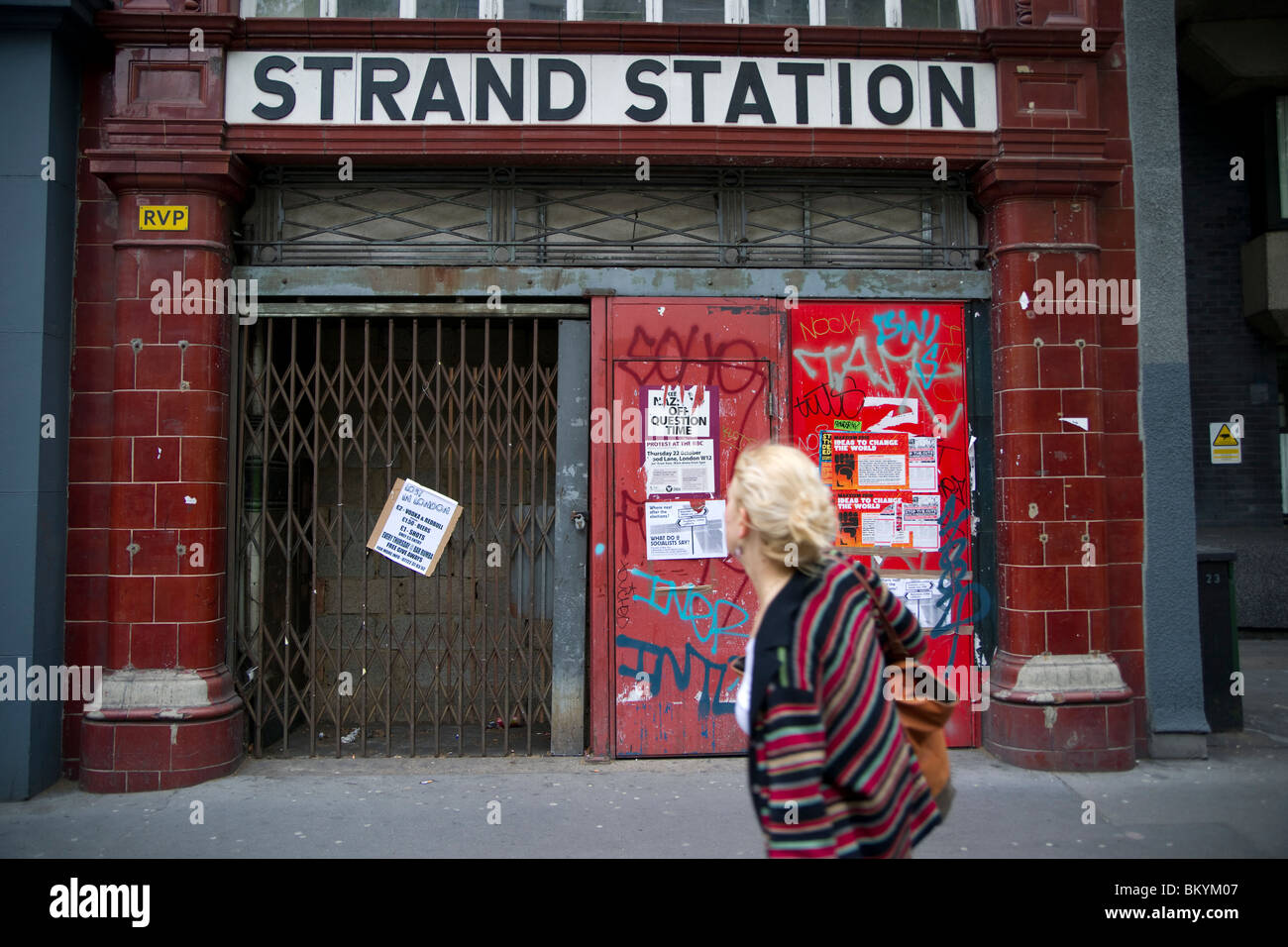 Strand station hi-res stock photography and images - Alamy