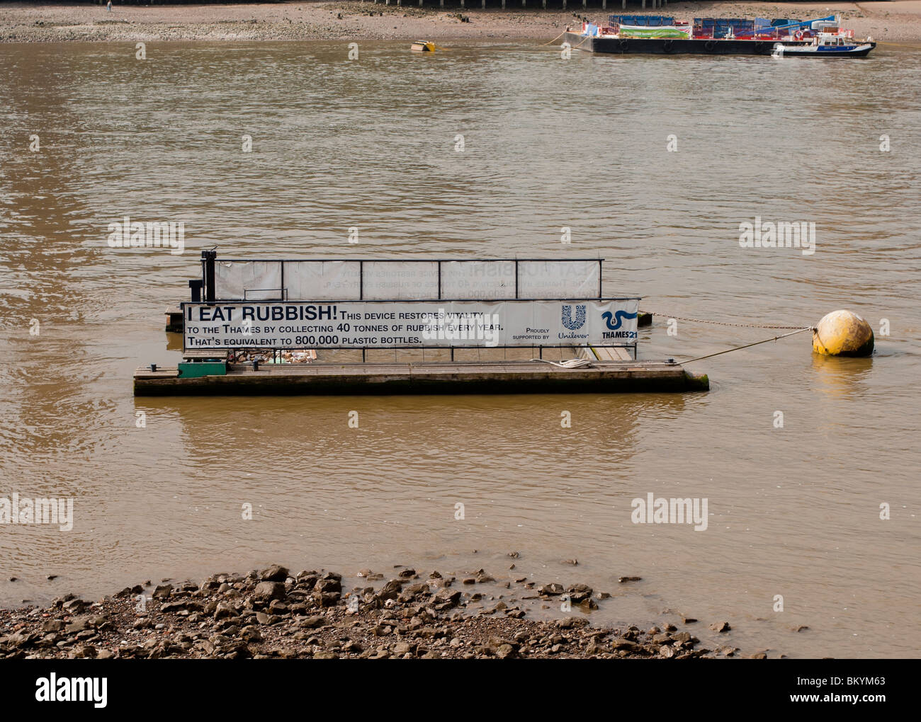 Rubbish catcher hi-res stock photography and images - Alamy