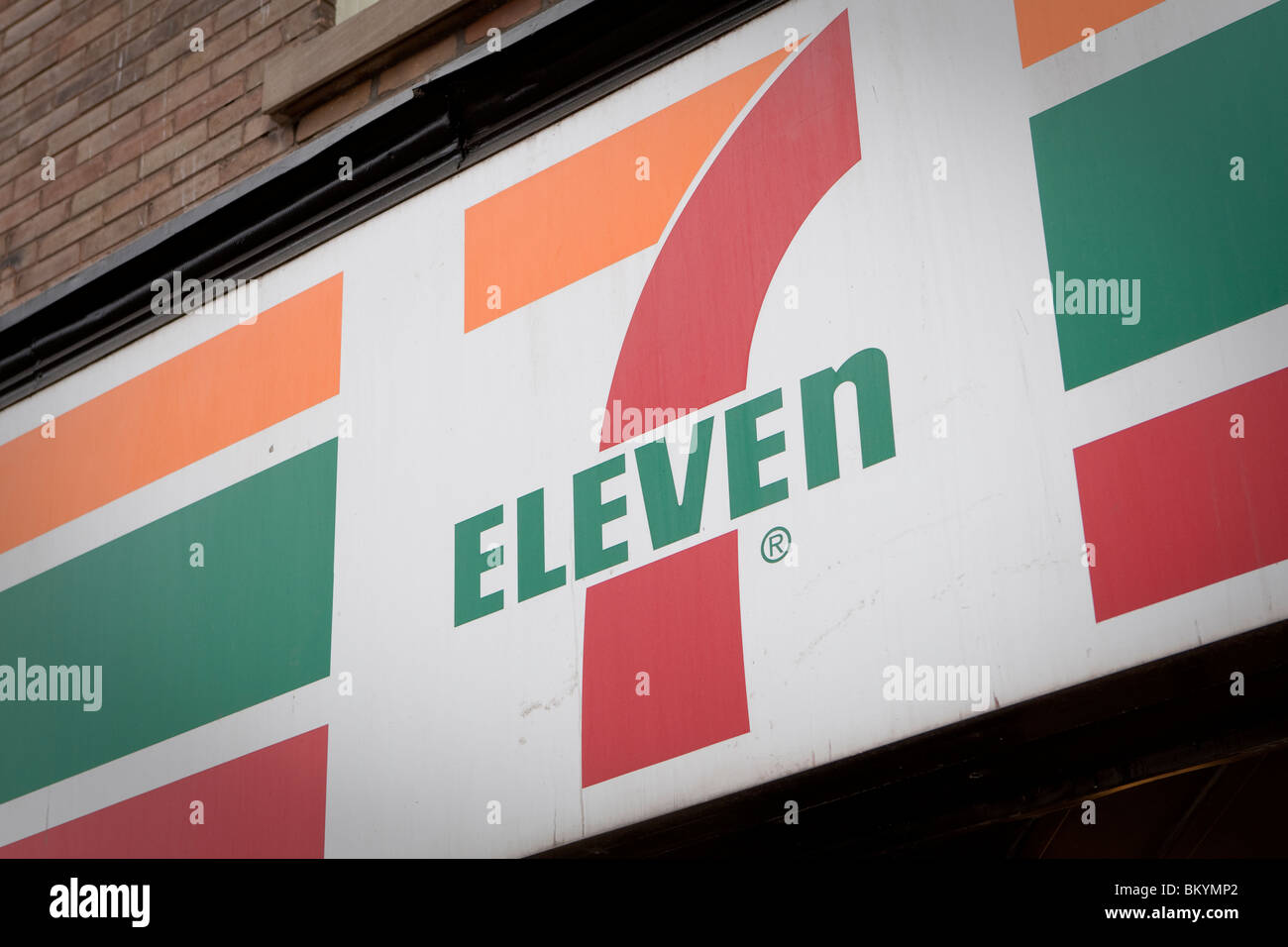 7 eleven convenience store hi-res stock photography and images - Alamy
