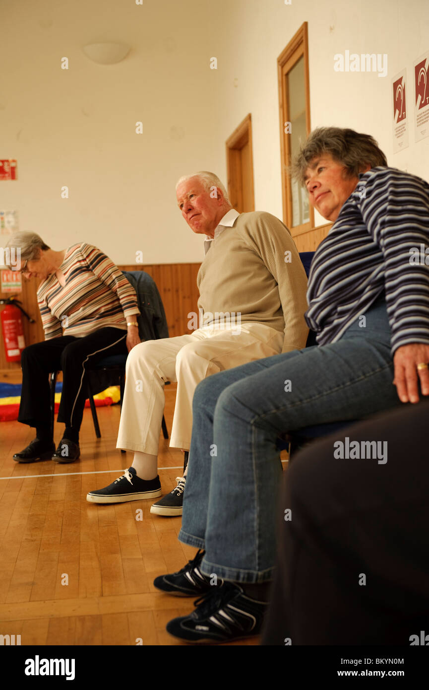 Senior citizens aerobics hi-res stock photography and images - Alamy