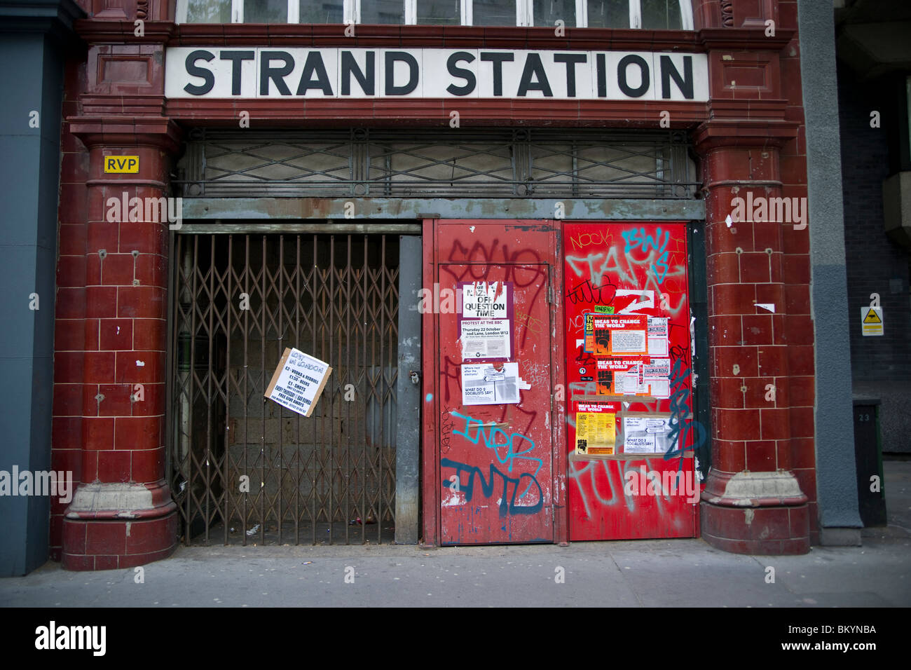 Strand station hi-res stock photography and images - Alamy