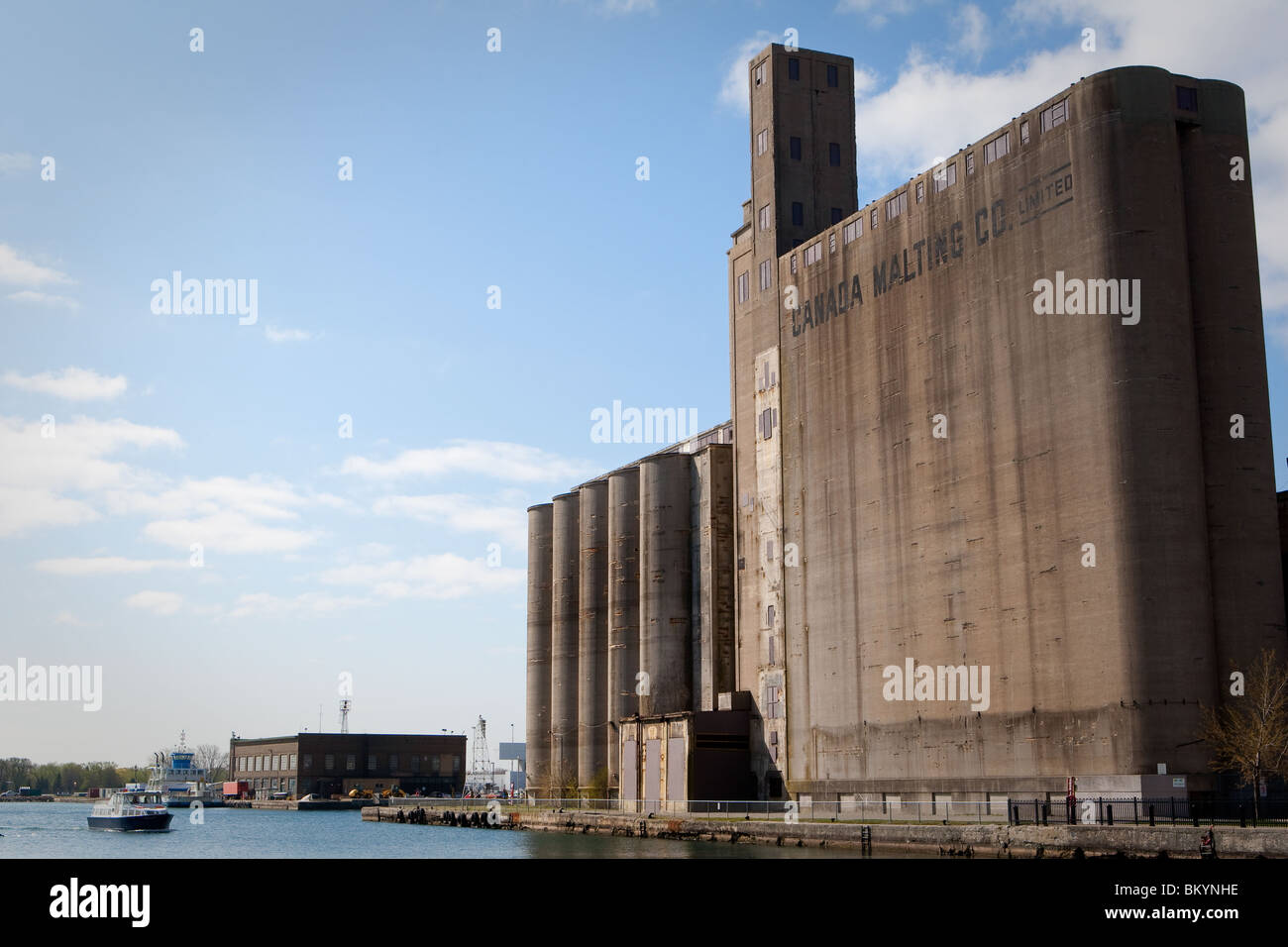Canada Malting Co. grain processing tower is pictured in Toronto Stock ...