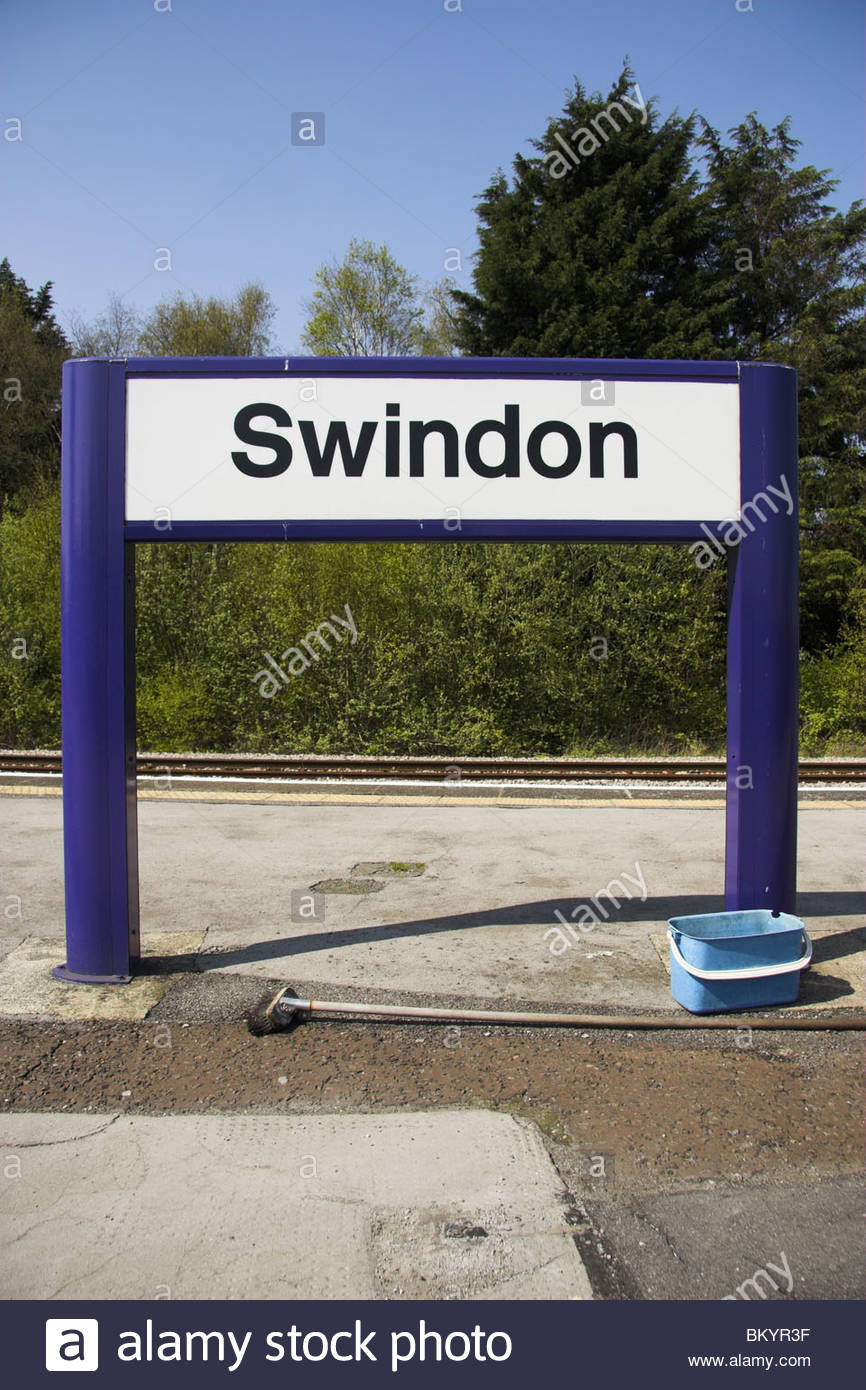 Swindon Railway Station Stock Photos & Swindon Railway Station Stock ...
