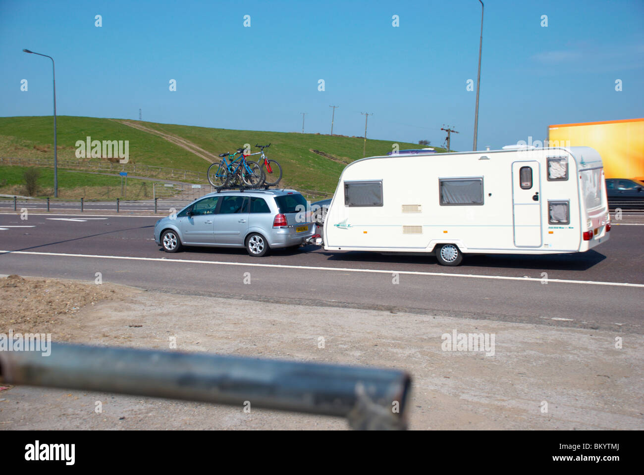 Caravan rural traffic england hi-res stock photography and images - Alamy